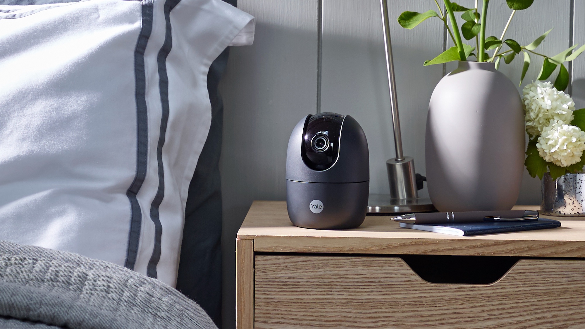 Getting Started with Indoor Wi-Fi Camera – Pan and Tilt | Support | Yale