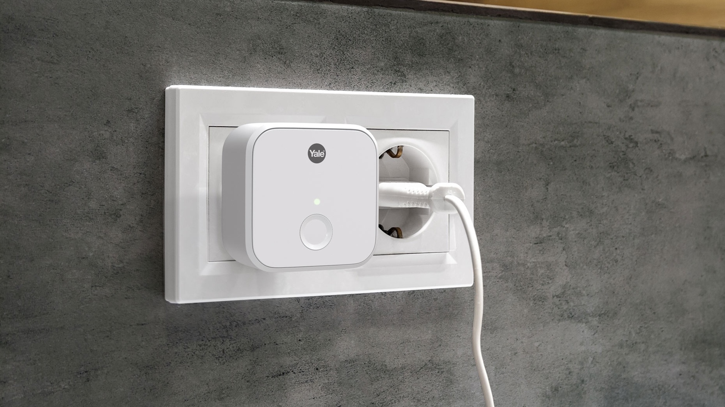 Everyday Use with Yale Connect Wi-Fi Bridge | Support | Yale